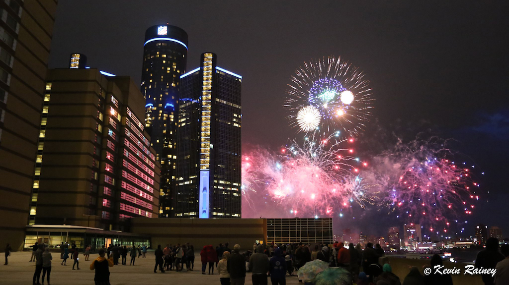 Photo Postcards: July Fourth Fireworks in Detroit – latitudetravels.net